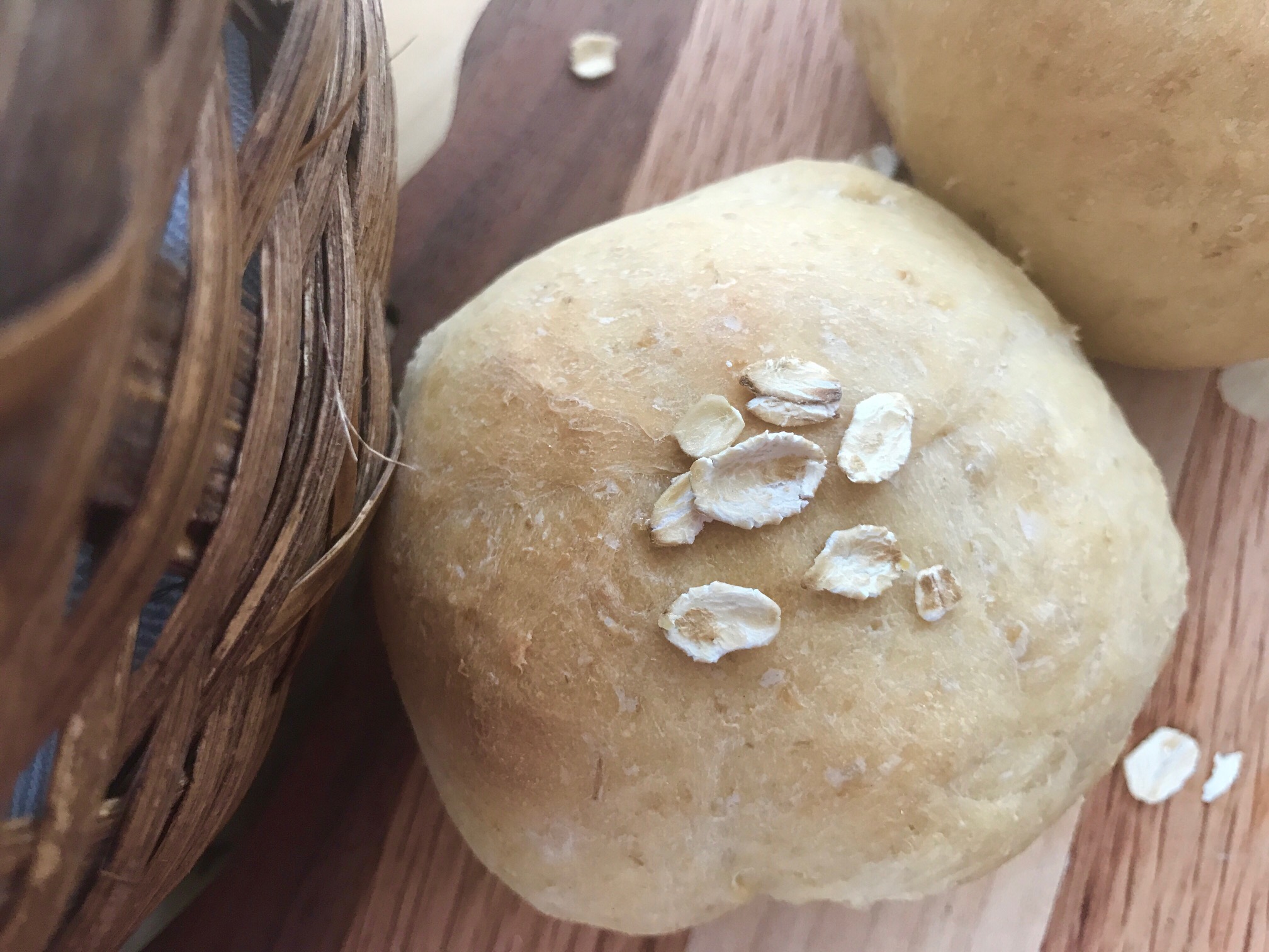 Soft Oat Dinner Rolls ⋆ That Which Nourishes
